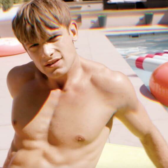 Master the surfer look for men.